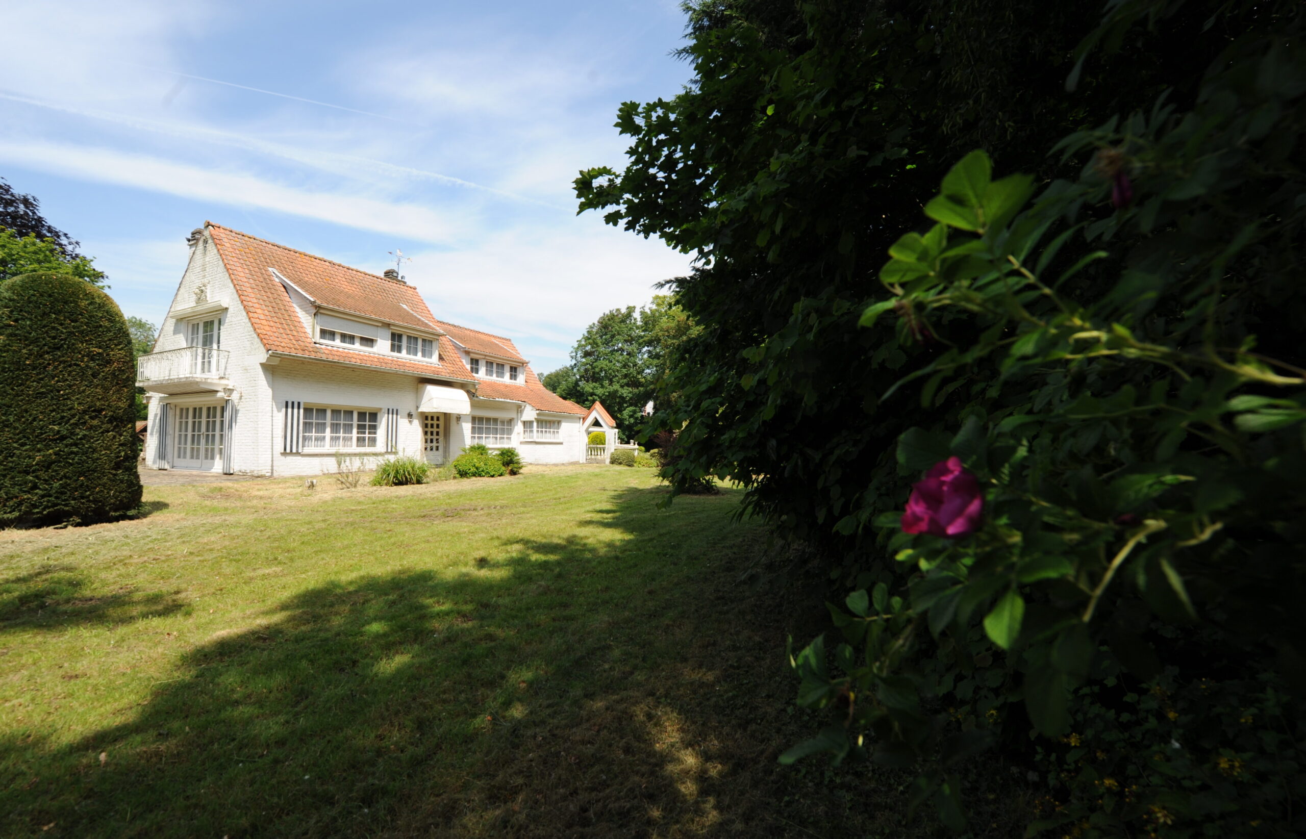 Uitzonderlijk domein met villa en conciërgewoning te Gistel ...